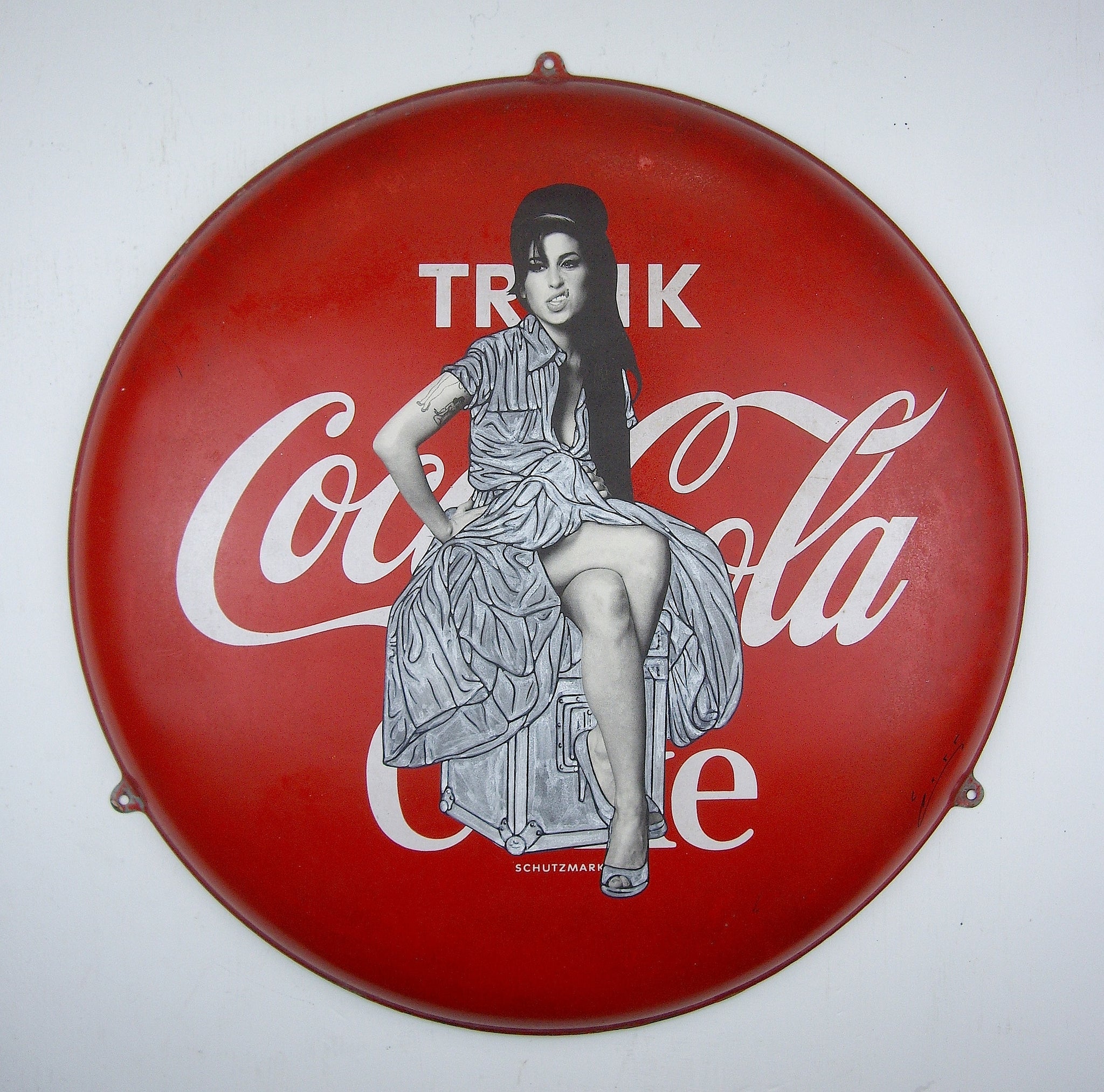 Amy On Coke Button | Pakpoom Silaphan